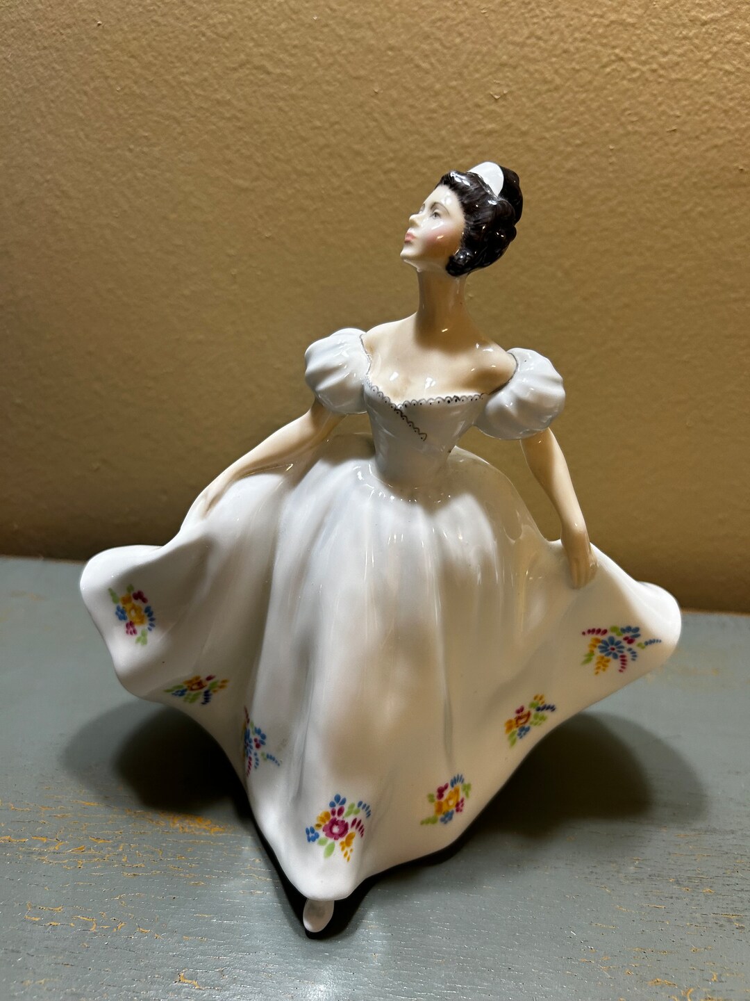 Beautiful Royal Doulton Figurines Kate HN 2789 Porcelain Bone China ...