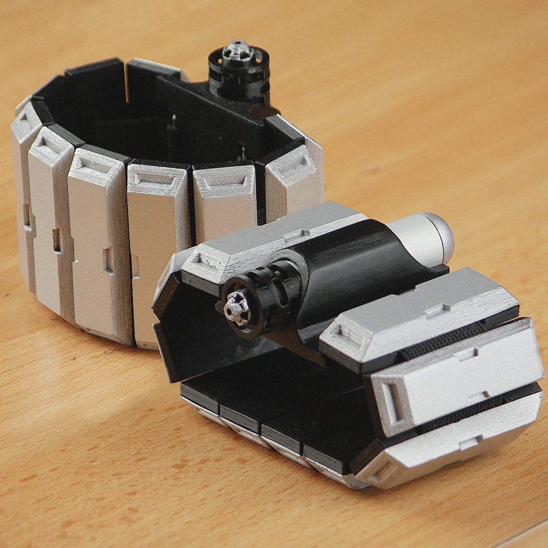 Web Shooter Miles Morales 2099 - Etsy