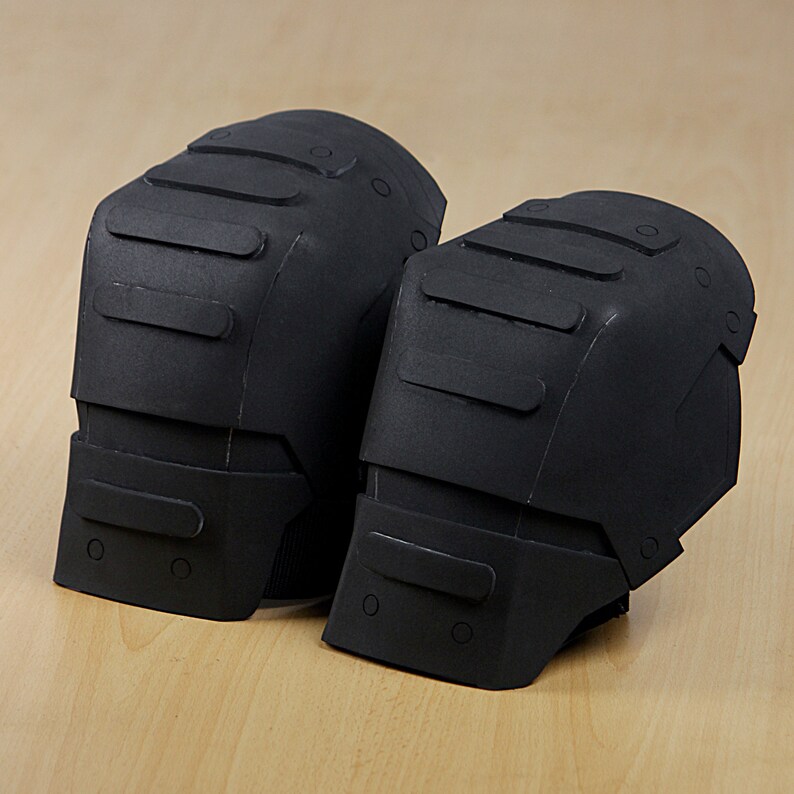 THE BATMAN Chest Armor / Shoulder pads / Gauntlets | Etsy