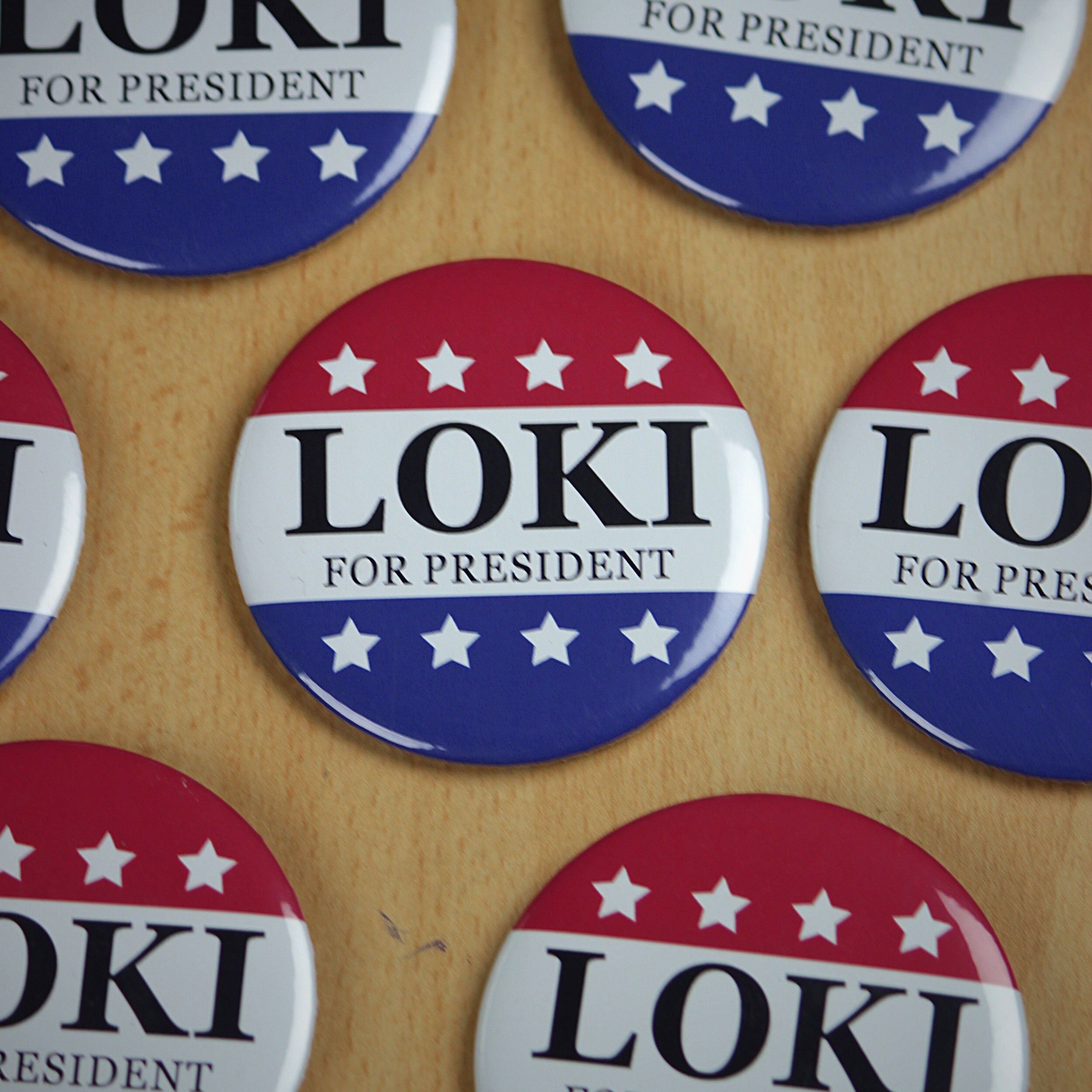 Loki Loki button for president - Etsy España