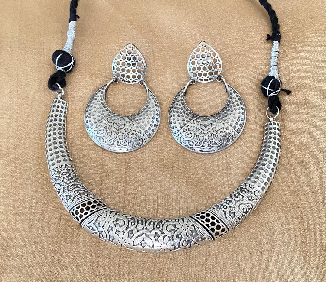 Silver Replica Pendant Hasli Necklace, Matching Earrings,tribal Hasli ...
