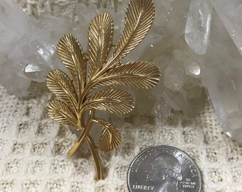 Vintage CROWN TRIFARI Chunky Gold Tone Leaf Shaped BROOCH, Unique Gift ...