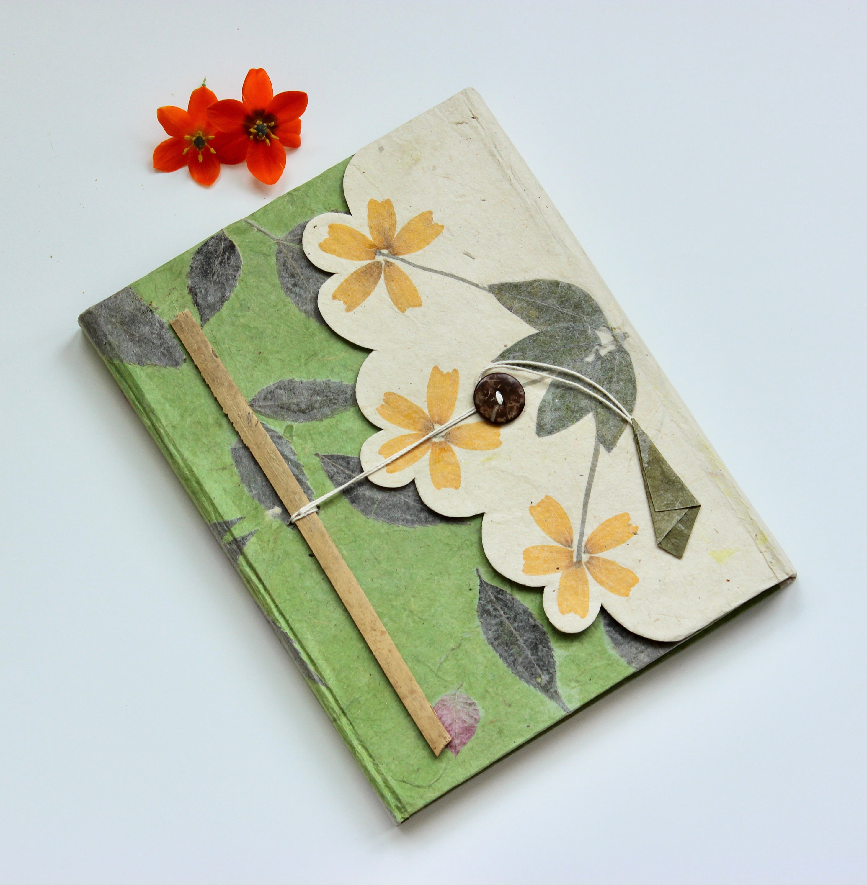 Handmade Lokta Paper Notebook With Real Flowers| Eco-friendly ...