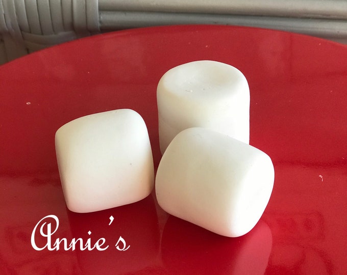 Fake Large Marshmallows | Marshmallows for Cocoa Bar | Marshmallows for ...