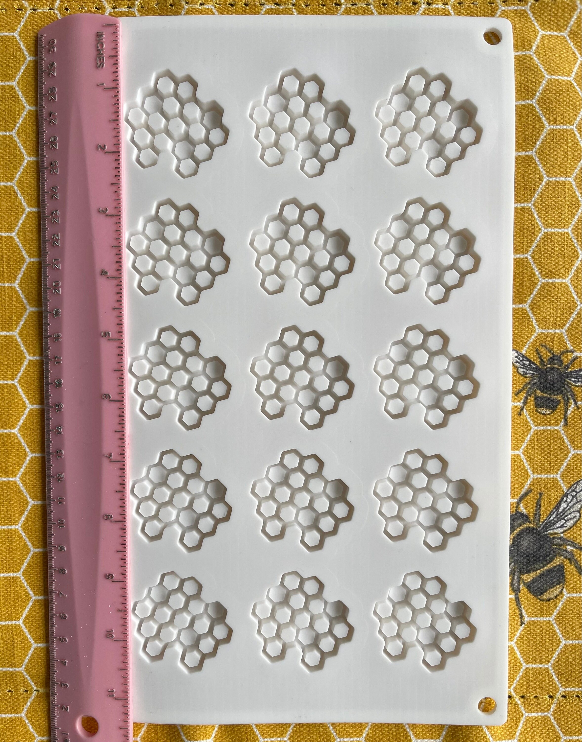 Small Honeycomb Silicone Mold| 15 Cavity Honeycomb Mold | Fake Honey ...