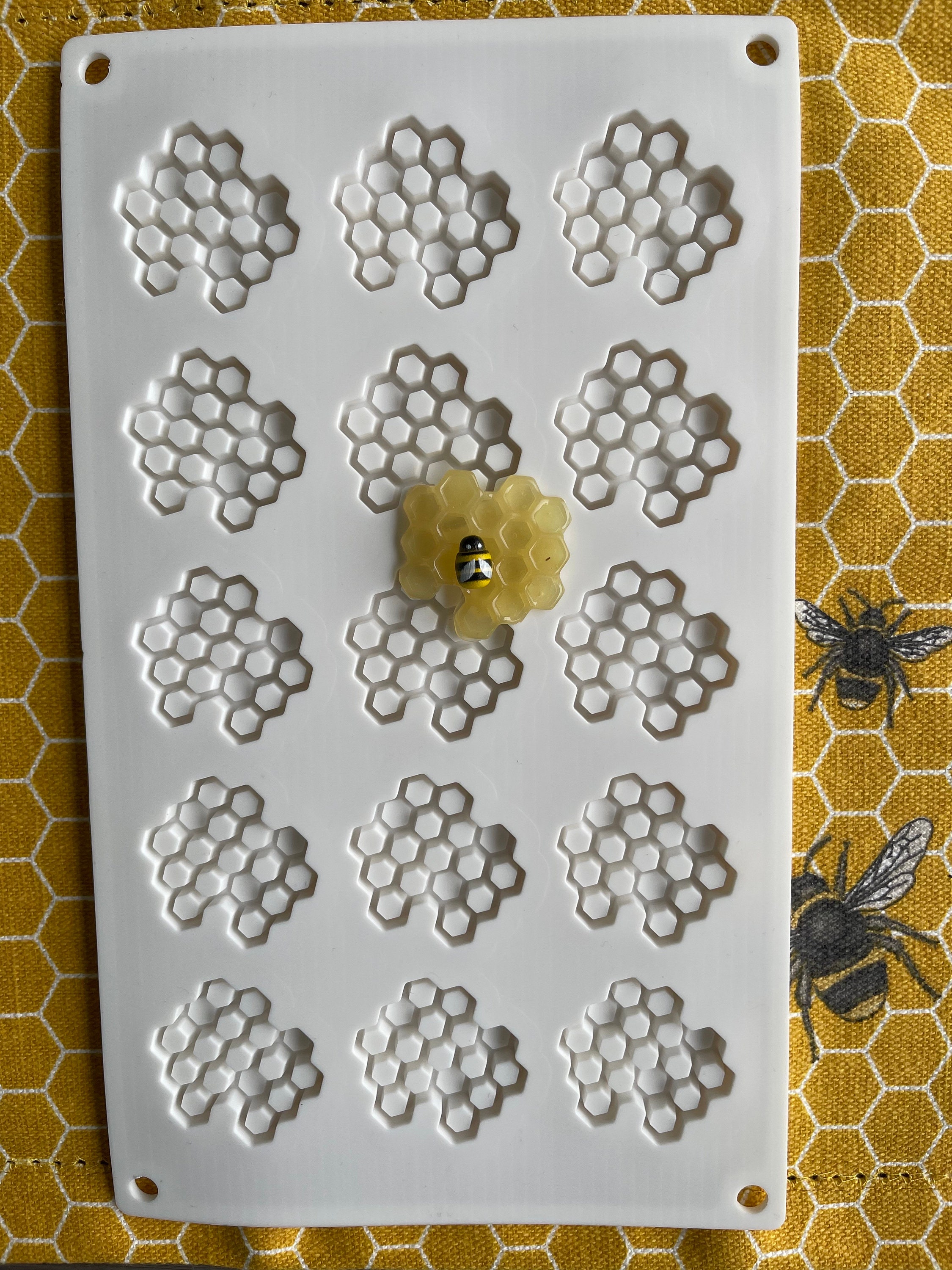 Small Honeycomb Silicone Mold| 15 Cavity Honeycomb Mold | Fake Honey ...
