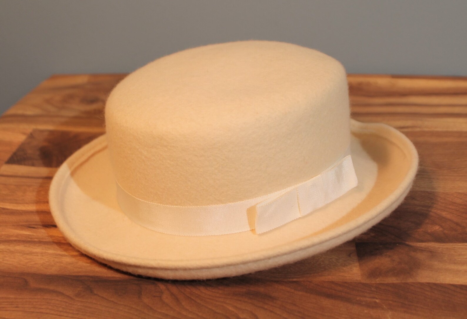Vintage 1960s Off-white Wool Homburg Cap With White Ribbon Made in the ...