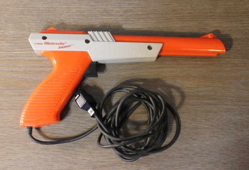 Vintage 1985 Nintendo NES Duck Hunt Orange Zapper Gun Controller NES ...