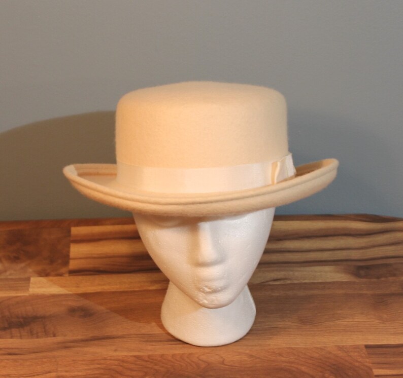 Vintage 1960s Off-white Wool Homburg Cap With White Ribbon Made in the ...