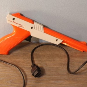Vintage 1985 Nintendo NES Duck Hunt Orange Zapper Gun Controller NES ...