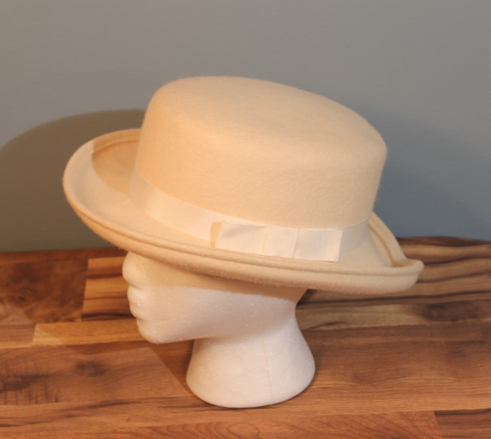 Vintage 1960s Off-white Wool Homburg Cap With White Ribbon Made in the ...