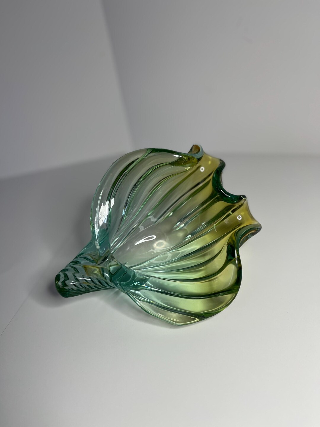 Italian Art Glass Sea Shell Sculpture Green Gold Glass Seashell Green ...