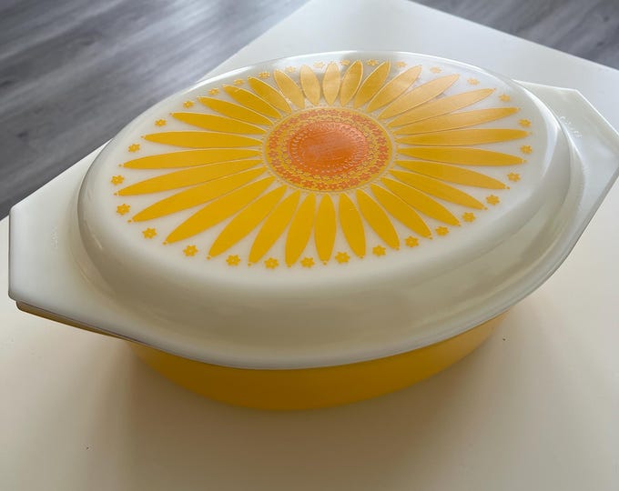 Vintage Pyrex Sunflower Daisy Casserole Dish W/lid 2.5 Qt. - Etsy