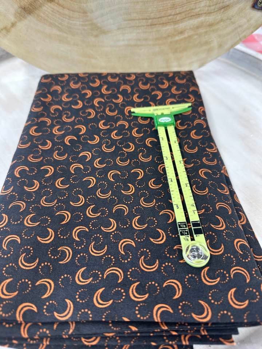 Scaredy Cat - 1/2 Yard Cut - by Minick and Simpson - Etsy