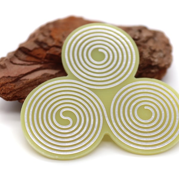 Triskelion - Etsy