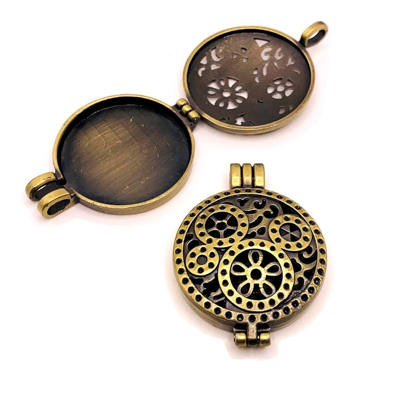 Clock Locket - Etsy