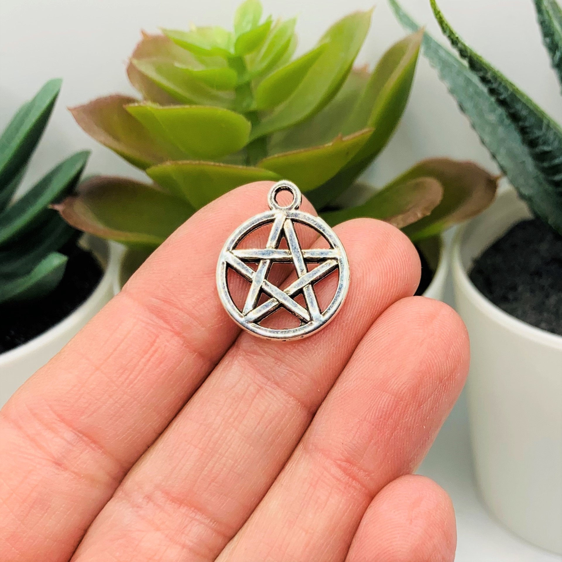 4 20 or 50 BULK Silver Pentacle Charms Pentagram Witch - Etsy