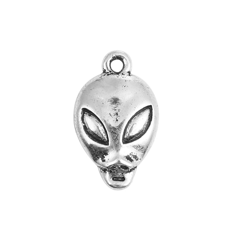 4 20 or 50 BULK Silver Alien Face Charms I Want to Believe | Etsy