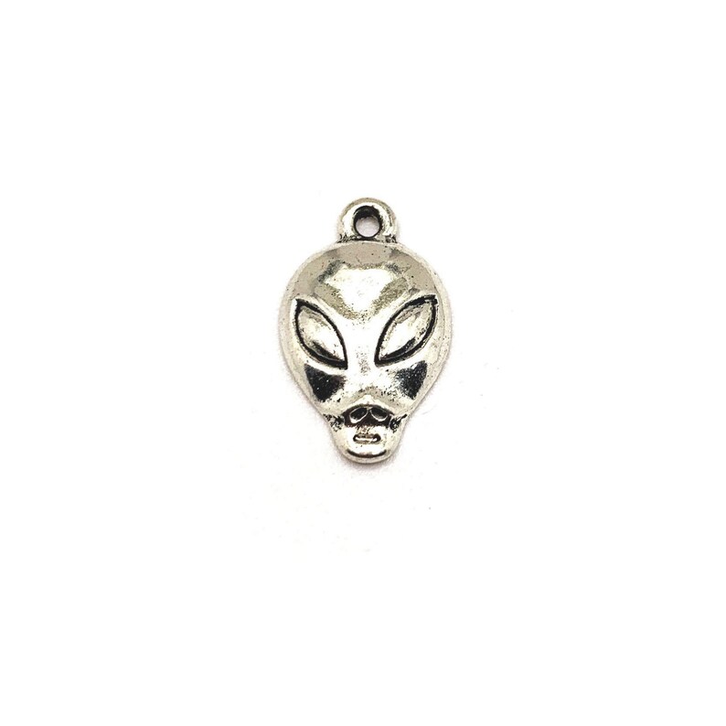 4 20 or 50 BULK Silver Alien Face Charms I Want to Believe - Etsy