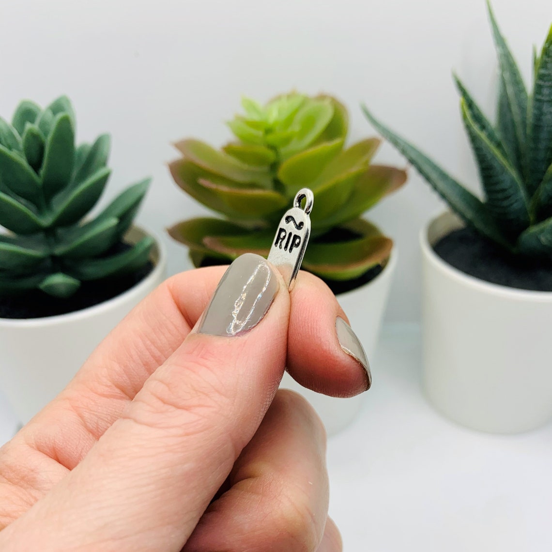 4 20 or 50 BULK Silver RIP Tombstone Charms Halloween Charm - Etsy