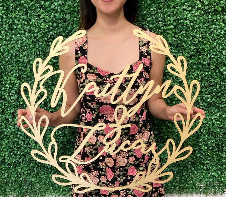 Custom Backdrop Sign Wedding Name Sign Wood Wreath Name Sign - Etsy