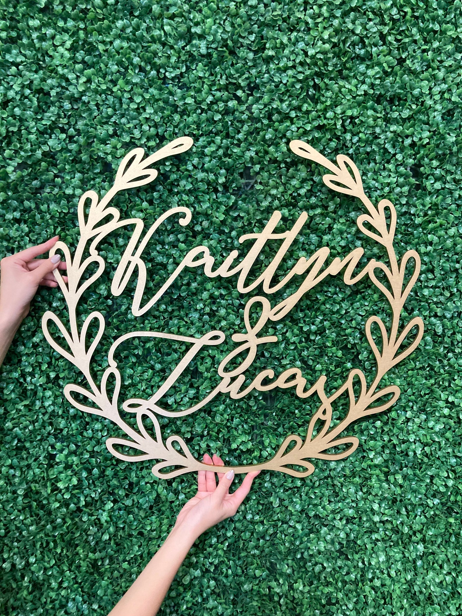 Custom Backdrop Sign Wedding Name Sign Wood Wreath Name Sign - Etsy