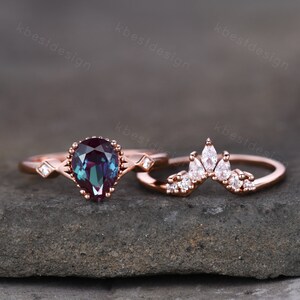 Pear Shaped Alexandrite Bridal Ring Set Vintage Alexandrite Engagement ...