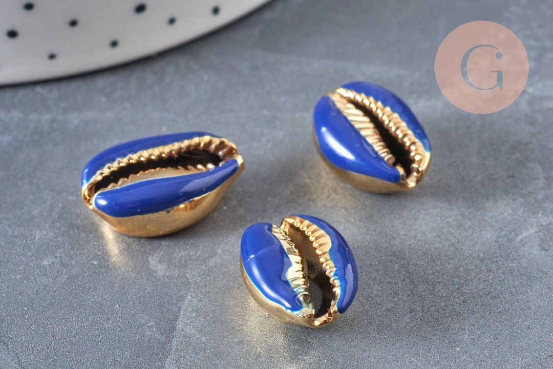 Golden Cowrie Shell Pendant With Blue Resin, Natural Shell, Blue Cowrie ...