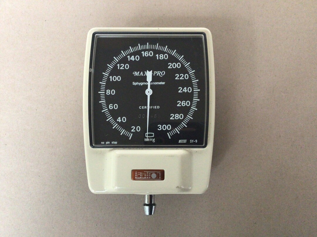 Vintage Medical Equipment, Vintage Sphygmomanometer Blood Pressure ...
