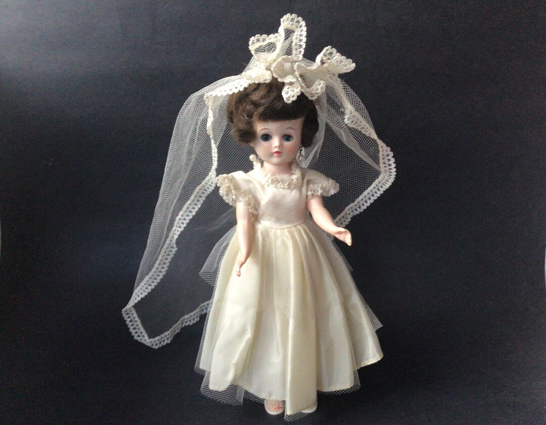 Vogue Doll jill Vintage Bride Doll With Dress, 1950s Sleepy Eyes Doll ...