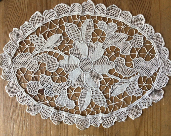 Vintage Doily, 11” Off-white Doily for Table, Retro Centerpiece Vintage ...