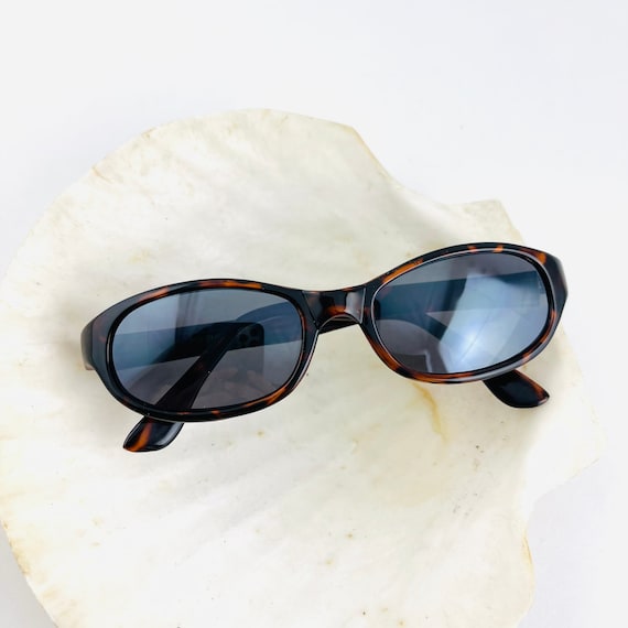Auhtnetic 90s Slim Oval Tortoise Shell Sunglasses 9… Gem