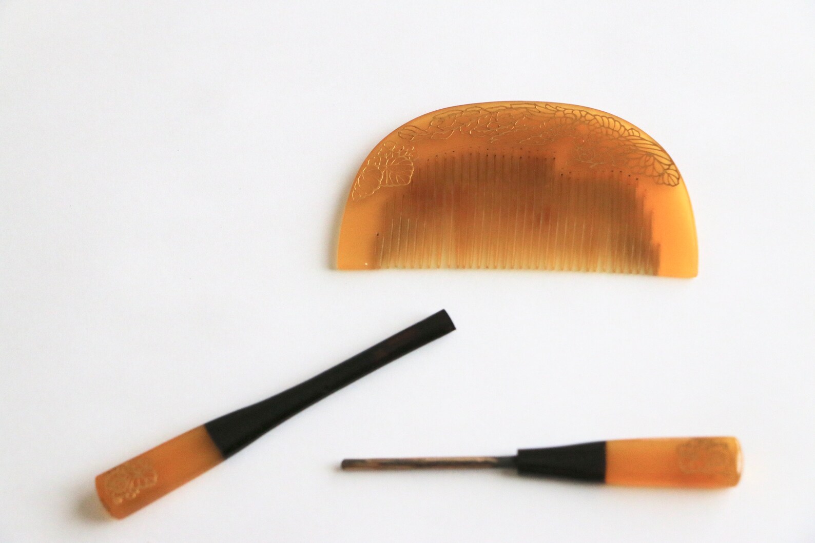 Terrific Vintage Japanese Comb Set of 2 Bekko Comb and Pin - Etsy