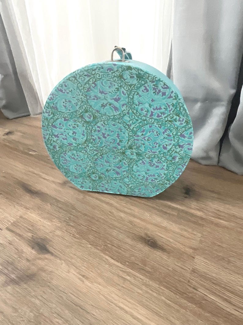Small Round Train Case/overnight Bag. Purse/knitting Bag/carry On - Etsy