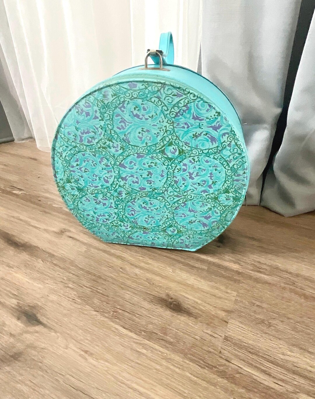 Small Round Train Case/overnight Bag. Purse/knitting Bag/carry On - Etsy