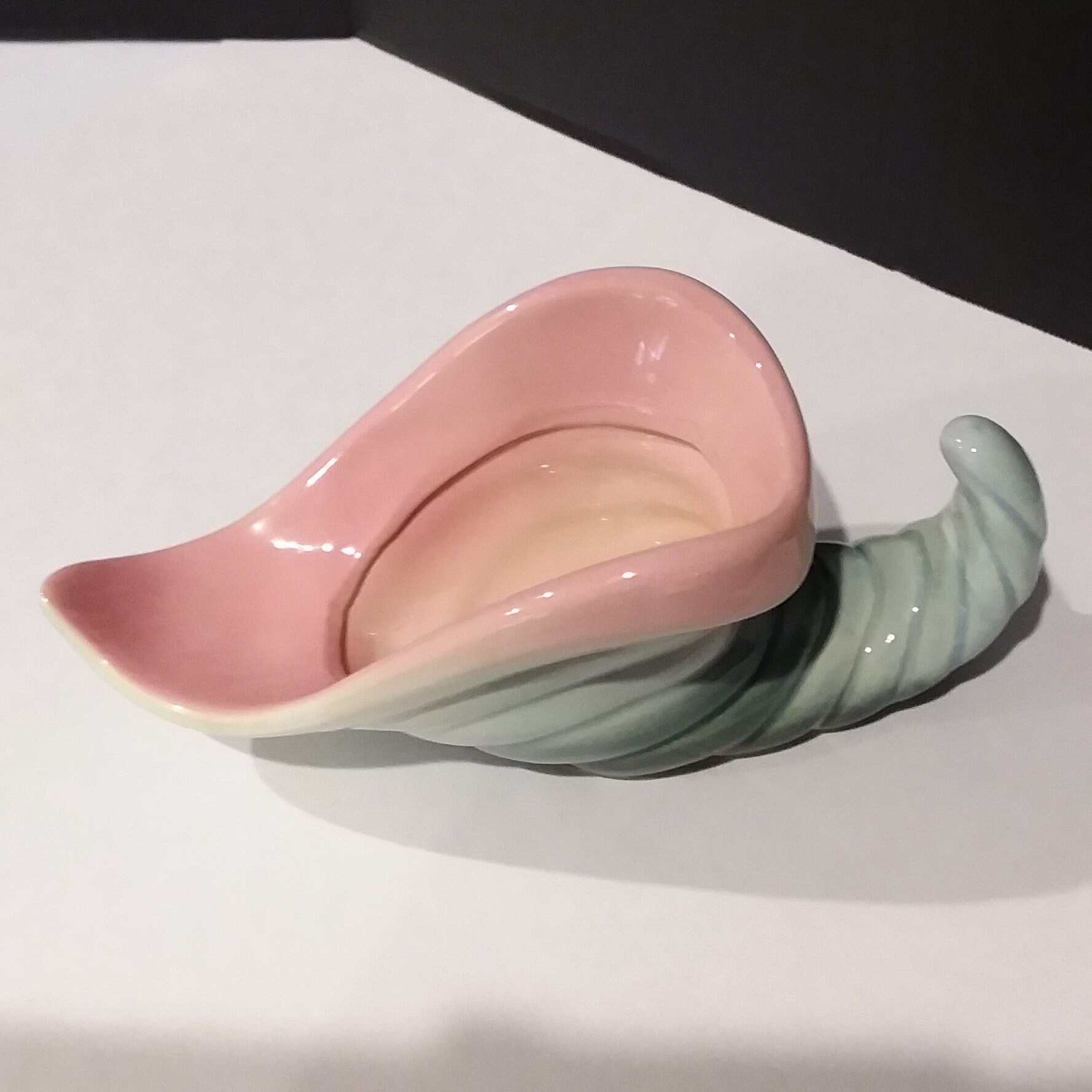 Vintage Hull Cornucopia Vase Planter - Etsy