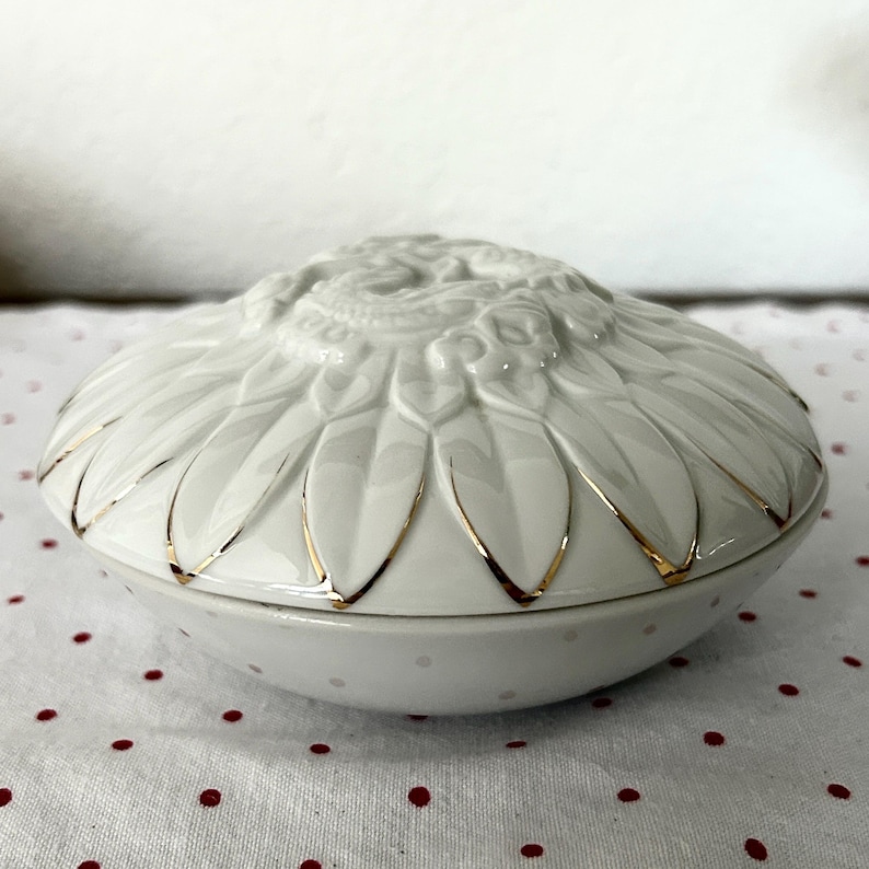 Vintage Elizabeth Arden Cabriole Royal Dragon Porcelain Trinket Box ...