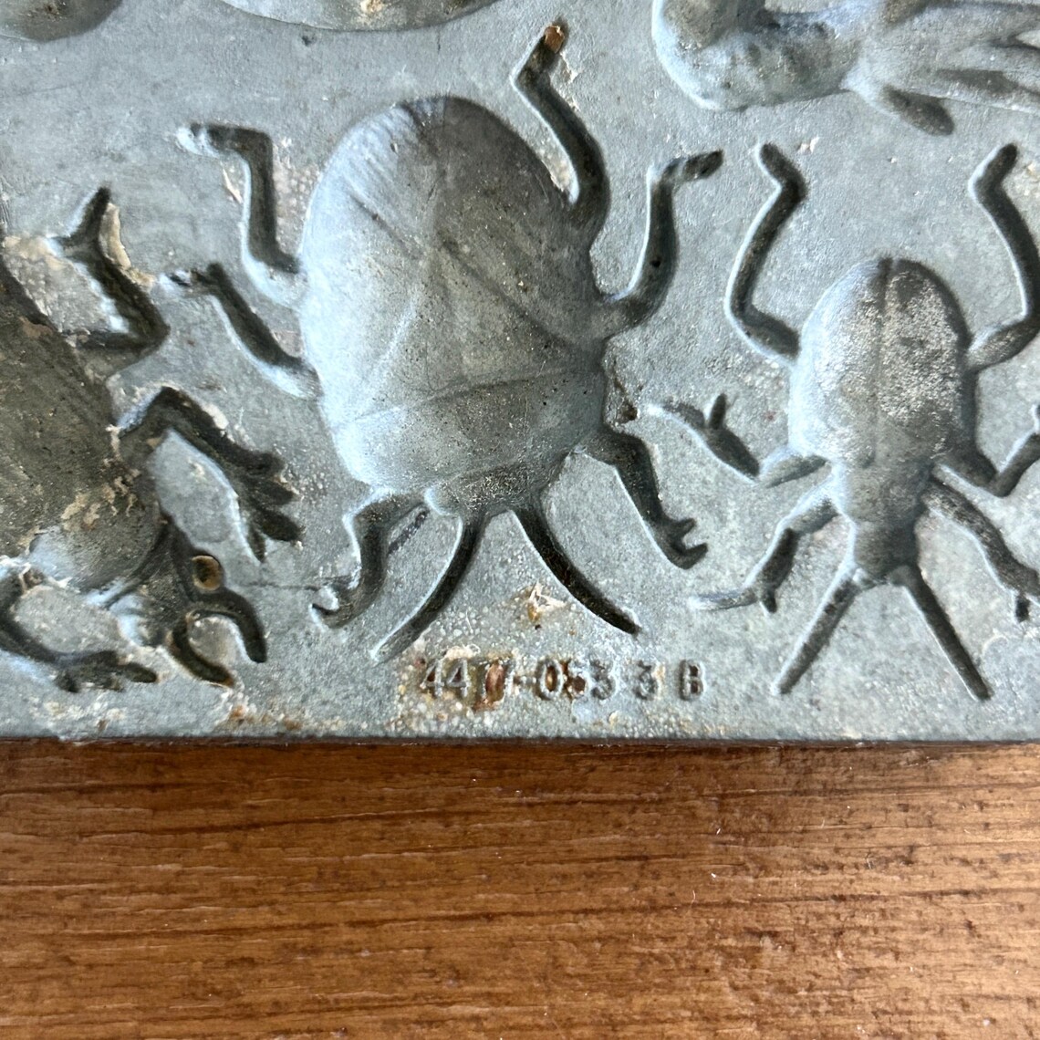 1964 Metal Creepy Crawlers Thingmaker Mold - Lizard, Beetles & Insects ...