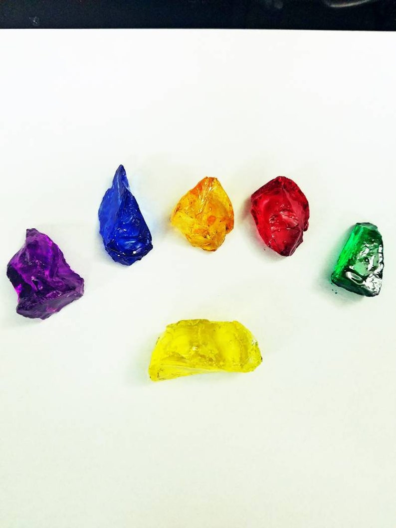 Marvel Infinity Stone Collection Set With Light up Display Stand ...