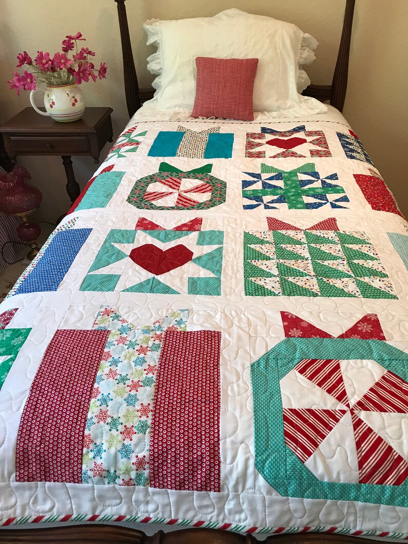 Christmas Presents Quilt Lap Throw Twin Quilt Red Green | Etsy