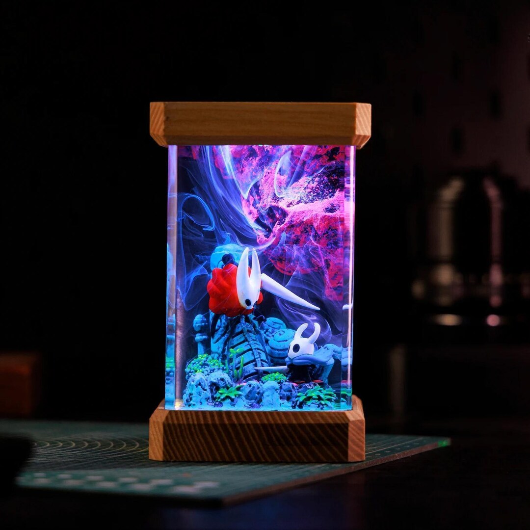 Hollow Knight Hornet Resin Lamp, Handmade Indie Game Light, Glowing LED ...