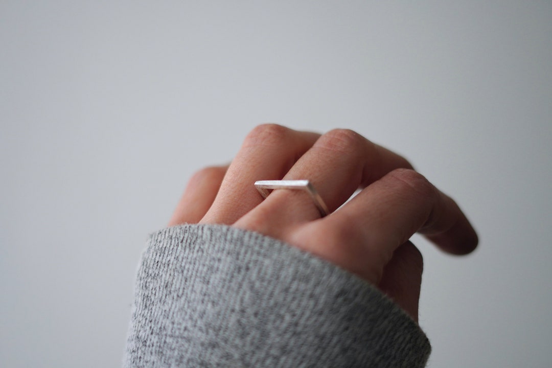 Anillo De Plata Minimalista Con Barra Plana – Anillo Sello Geométrico ...