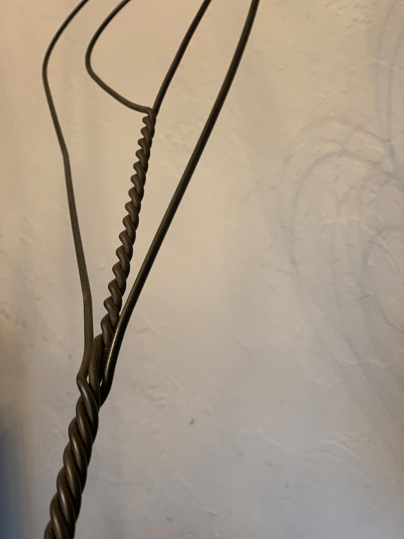 Twisted Double Wire Heart Shaped Wooden Hand Wire Rug Beater Vintage ...