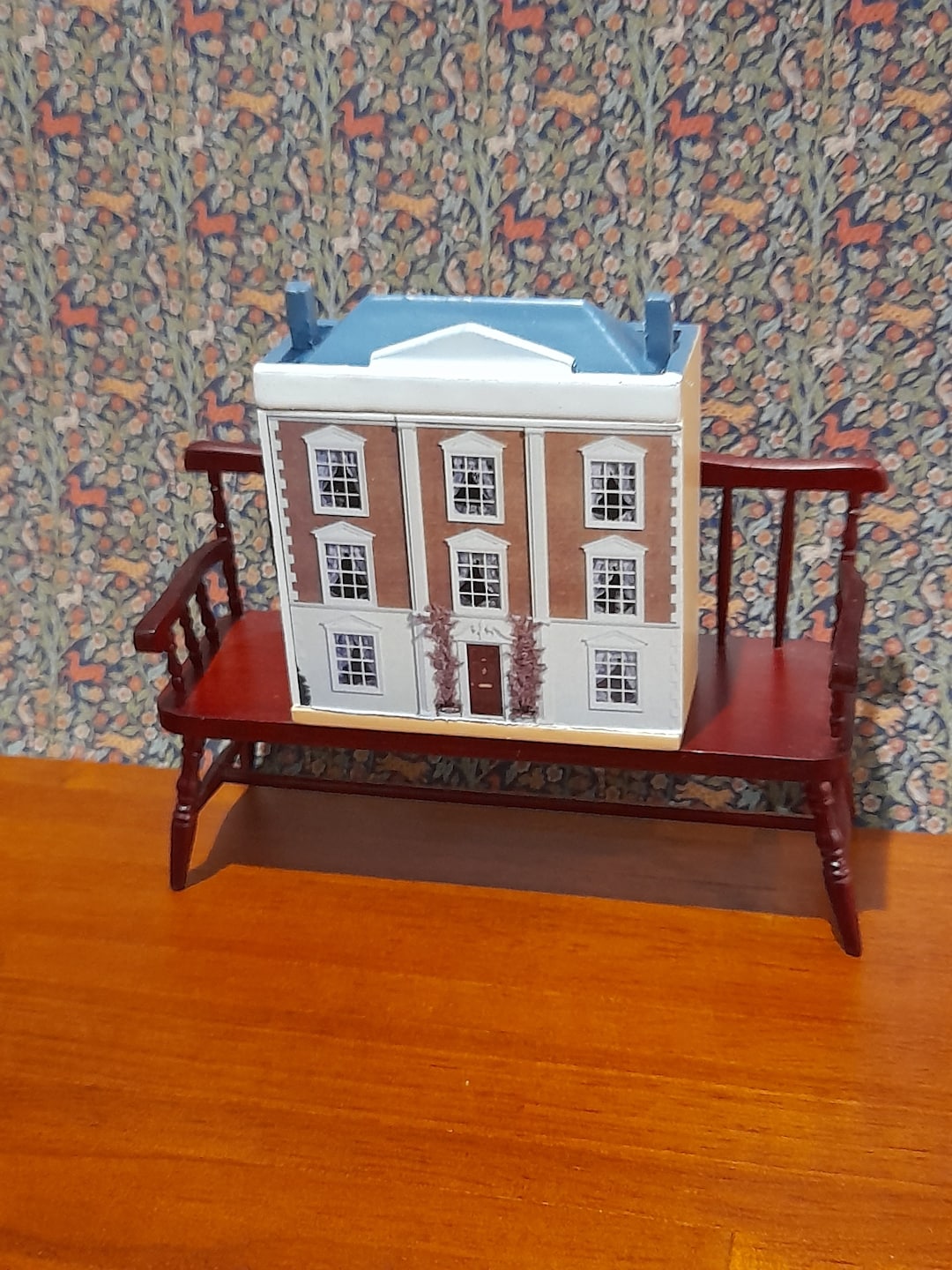 Dollhouse Miniature - 1-144 Dollhouse Resin - Montgomery Dolls House ...