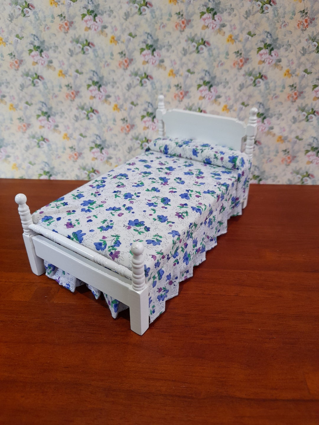 Dollhouse Miniature - Single Bed With Floral Bedding - 1:12 Scale - Etsy