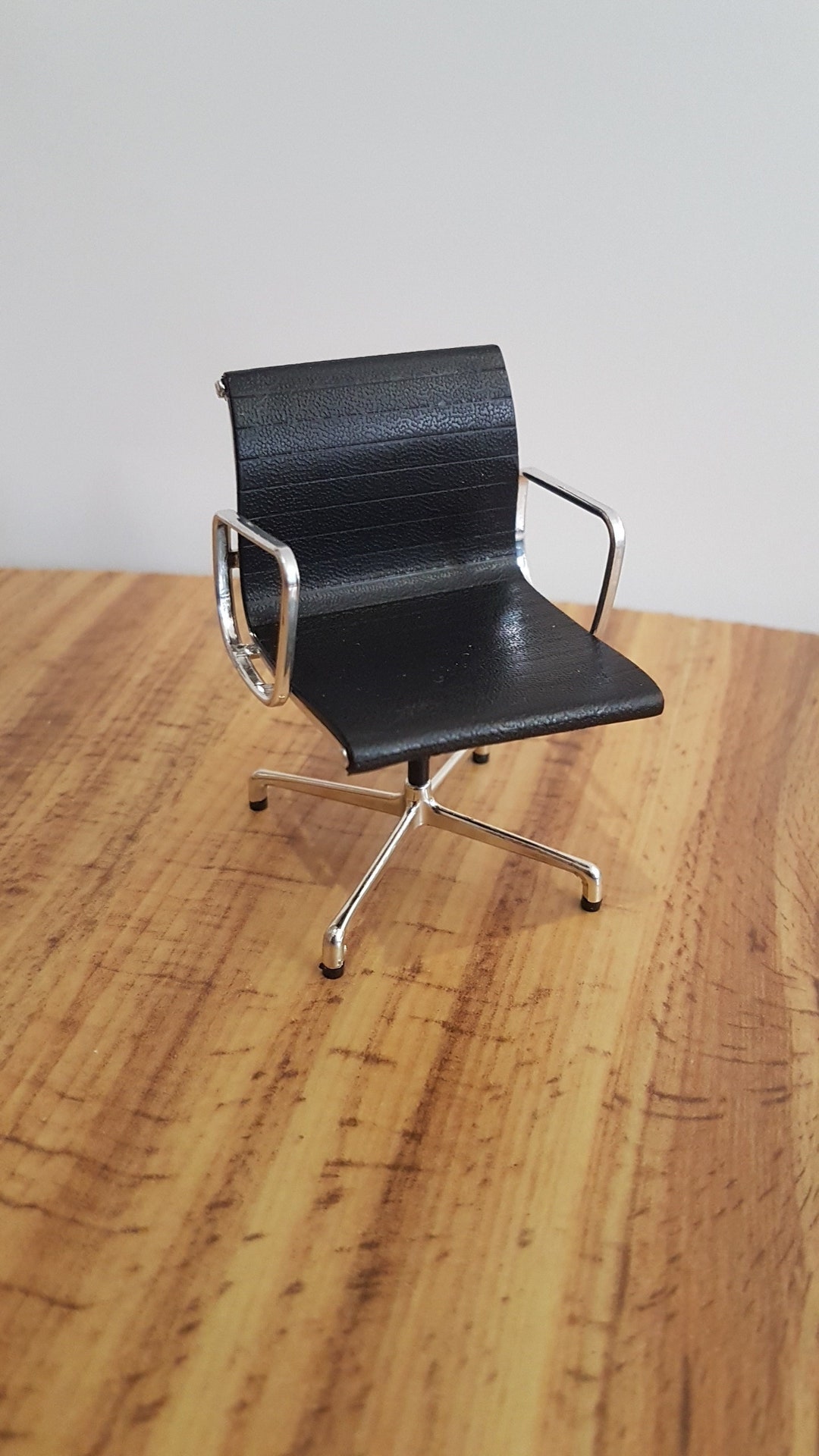 Dollhouse Miniature - REDUCED 1958 Eames Designer Chair 1:12 Scale ...