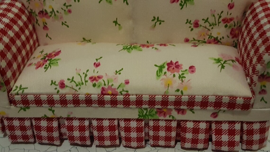 Dollhouse Miniature - Floral Miniature Couch 1:12 Scale - Etsy