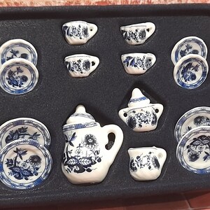 Dollhouse Miniature - Tea Set in Small Presentation Box ABO007 1:12 ...