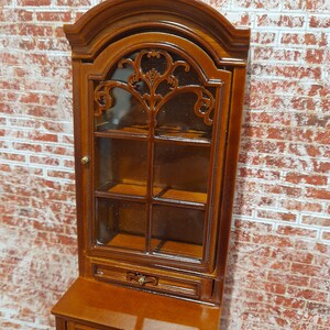 Dollhouse Miniature - Town Square Platinum Collection Display Cabinet ...
