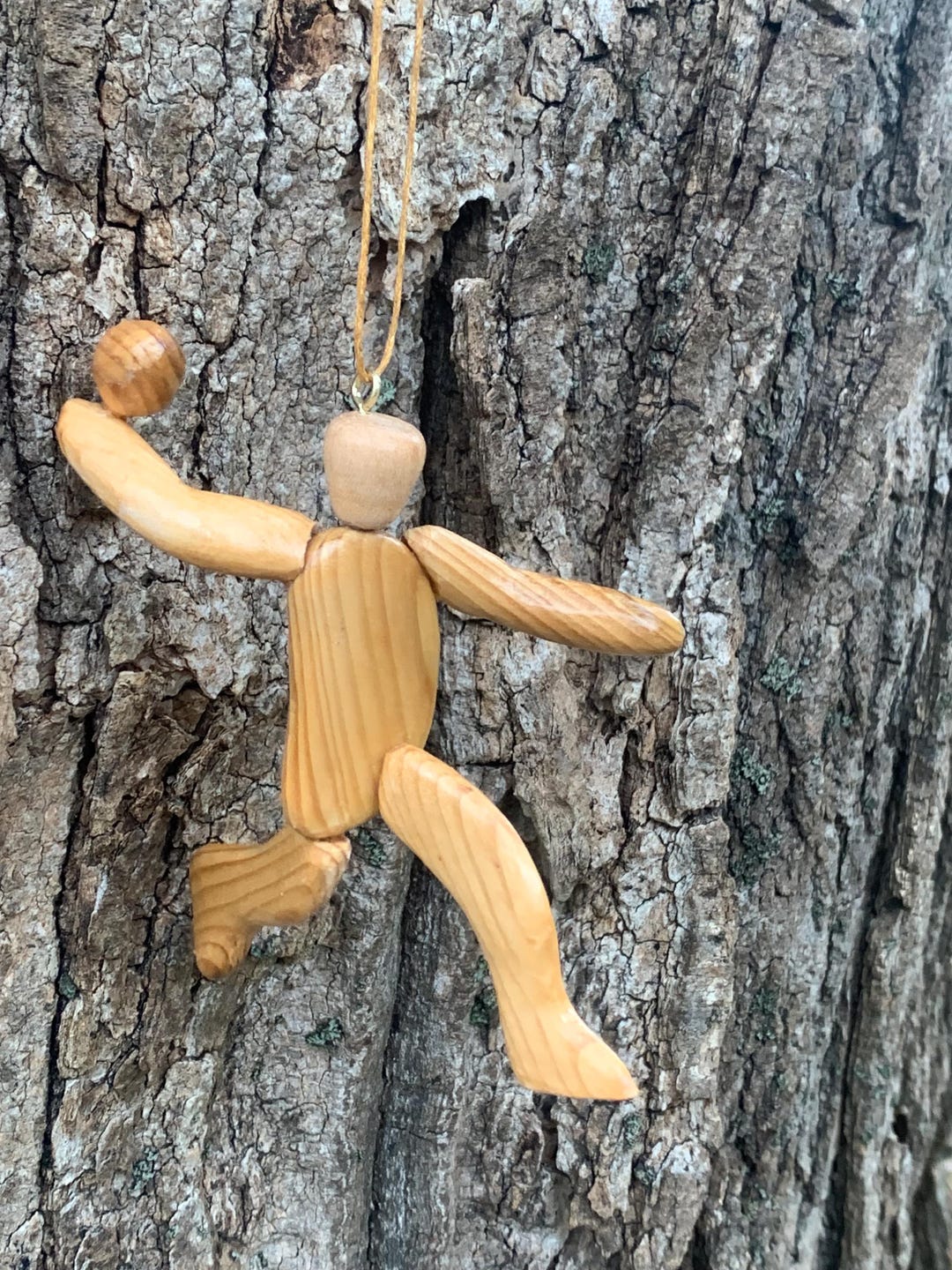 Green Bay Packer Wood Bleacher Repurposed Into a Football Player ...